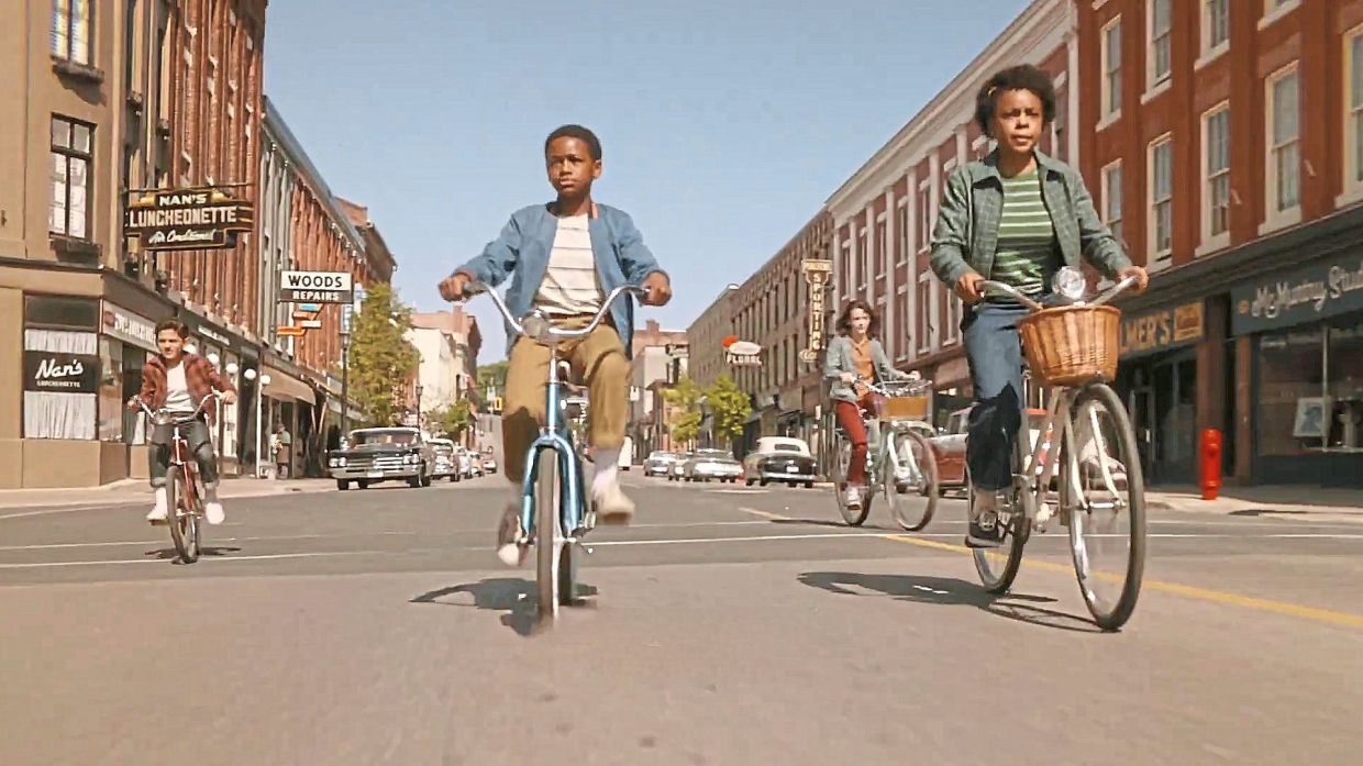 'It: Welcome To Derry' review: A familiar yet fresh jaunt into the past ...