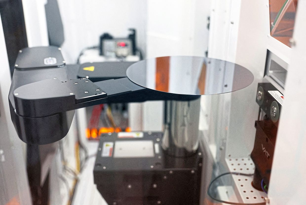 US chip giant buys Advanced Micro Foundry | The Star