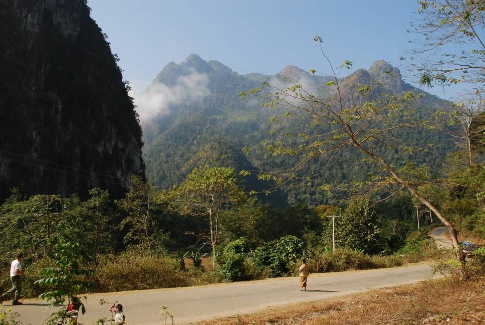 Laos accelerates infrastructure upgrades to boost growth | The Star