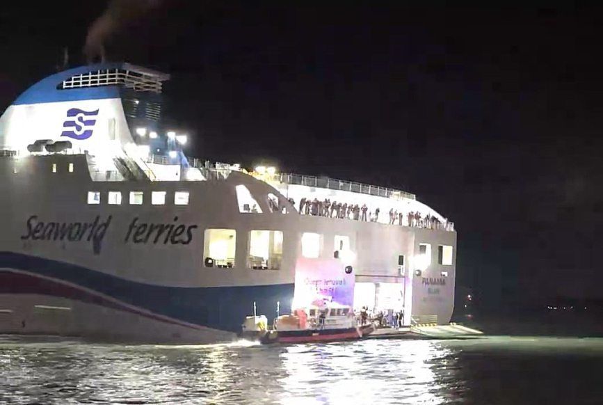 Five reportedly injured after S. Korean ferry with 267 people runs ...