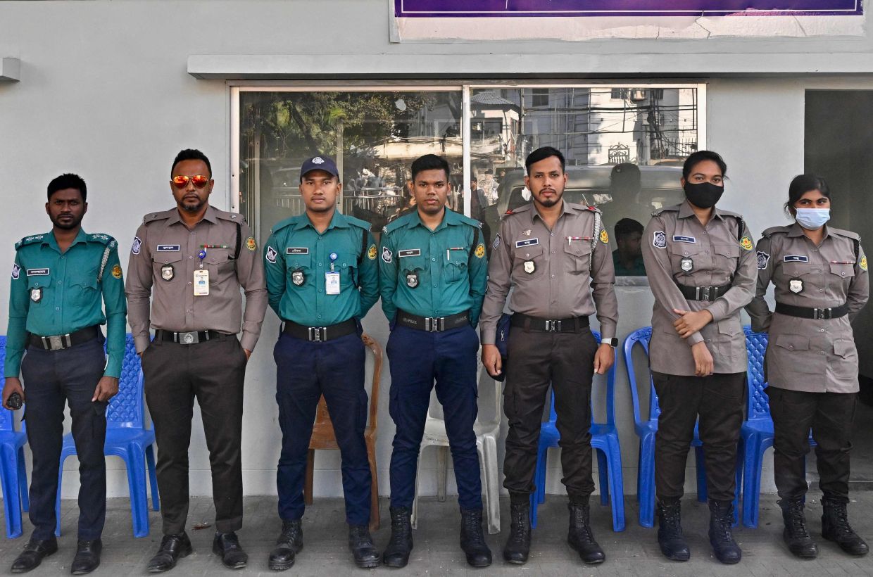 Bangladesh police hope new uniform will help repair broken image | The Star