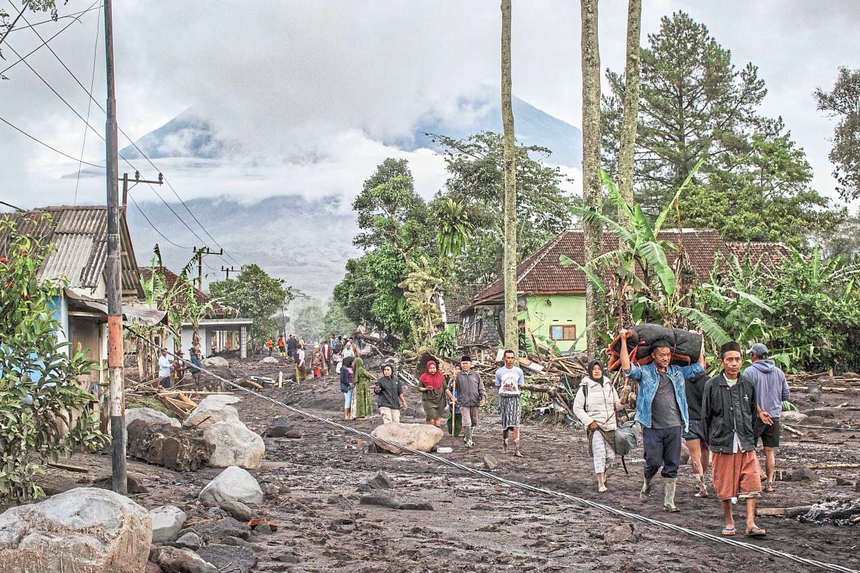 178 stranded climbers rescued | The Star