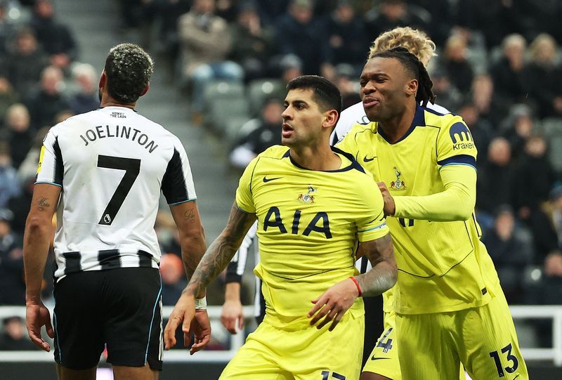 Football: Soccer-Romero scores twice as Spurs grab 2-2 draw at ...