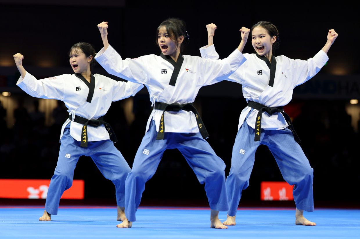 Other Sports: Taekwondo girls bring cheer with gold in poomsae event ...