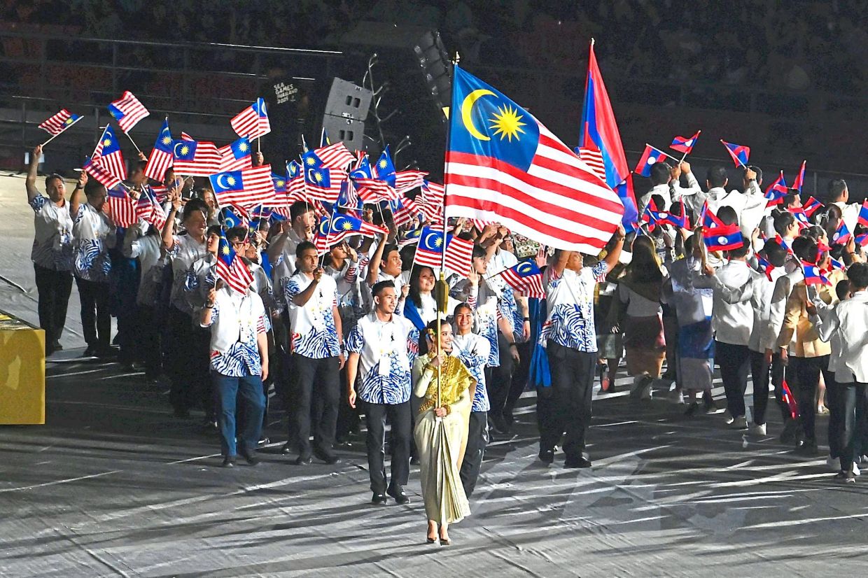 Malaysian superfans, pulse of the stadium | The Star