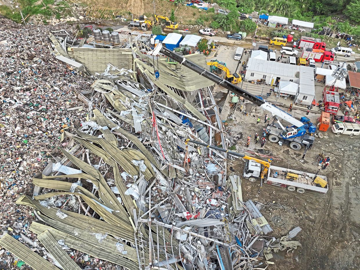 Cebu death toll rises to eight, 28 still missing | The Star