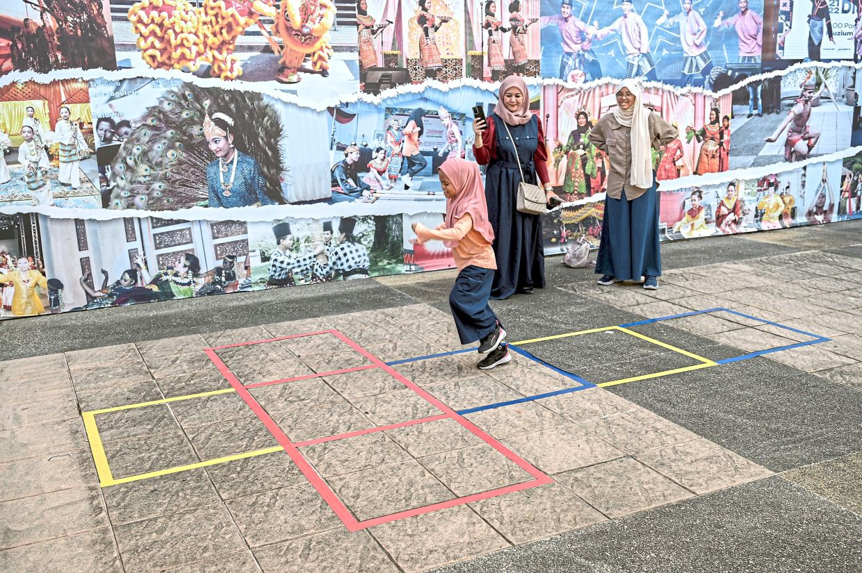 Hotspots abuzz with holiday fun | The Star