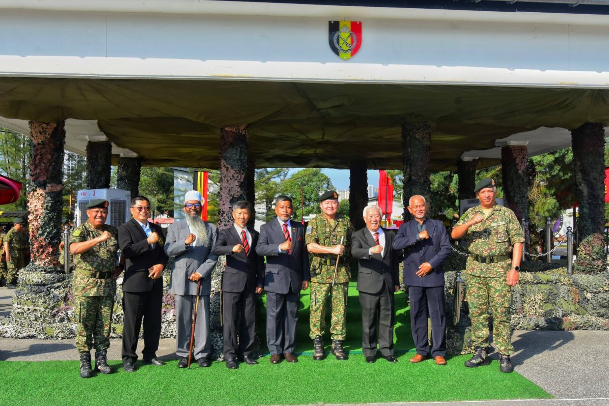 Lt Jen Johnny Lim retires after over four decades of exemplary service ...