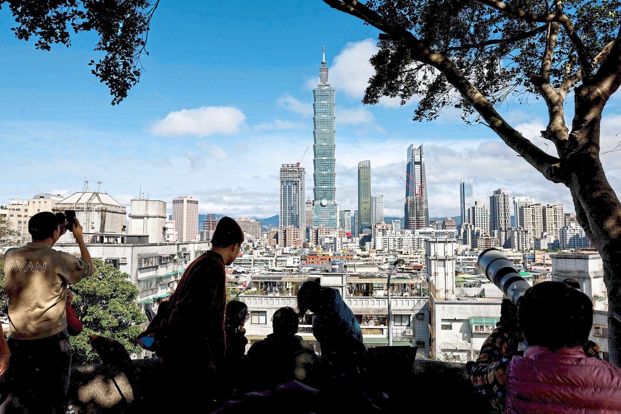 US climber conquers Taipei 101 barehanded | The Star