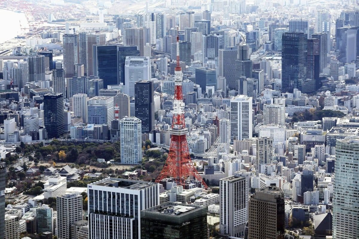 Brazen robbery: Tokyo police hunt robbers who fled with suitcases ...