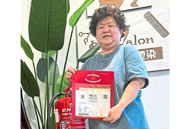Klang council requires fire extinguishers under new licensing condition ...
