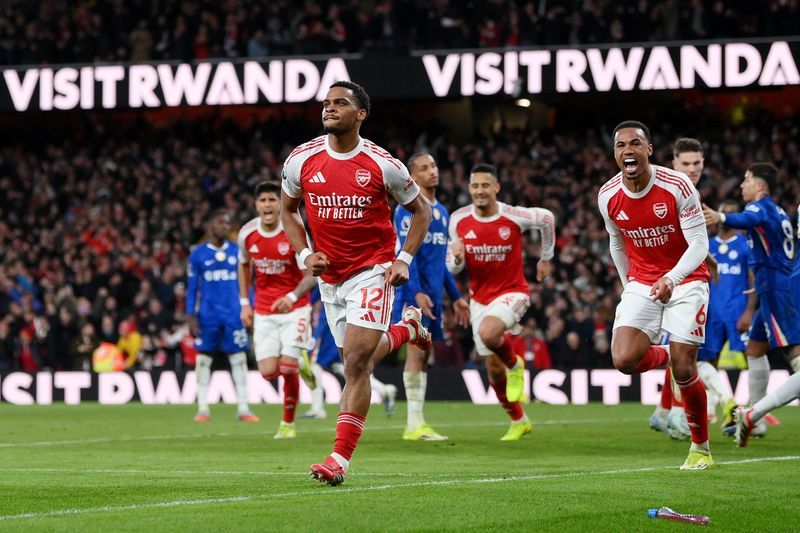 Football: Soccer-Timber header earns Arsenal crucial win over Chelsea ...