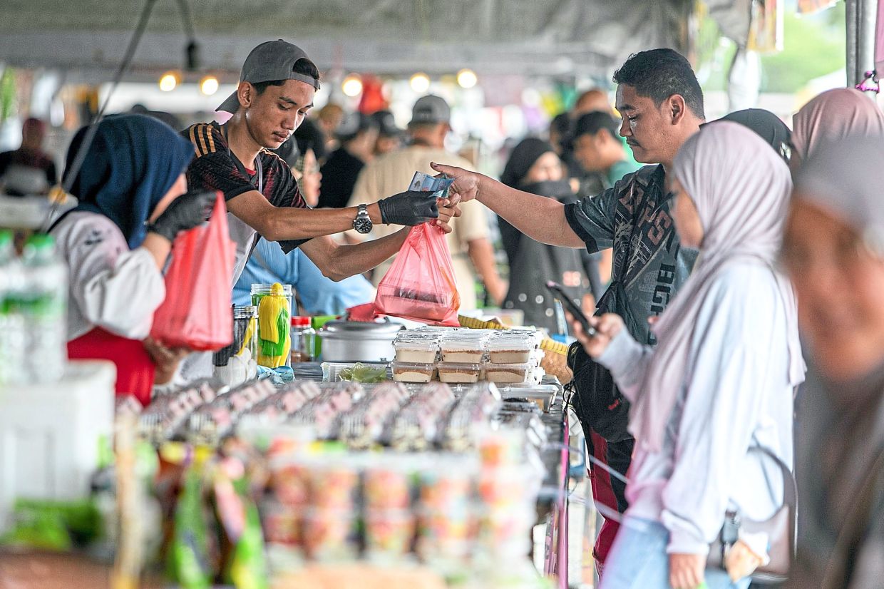 Perak food rescue team back in action at 12 sites | The Star