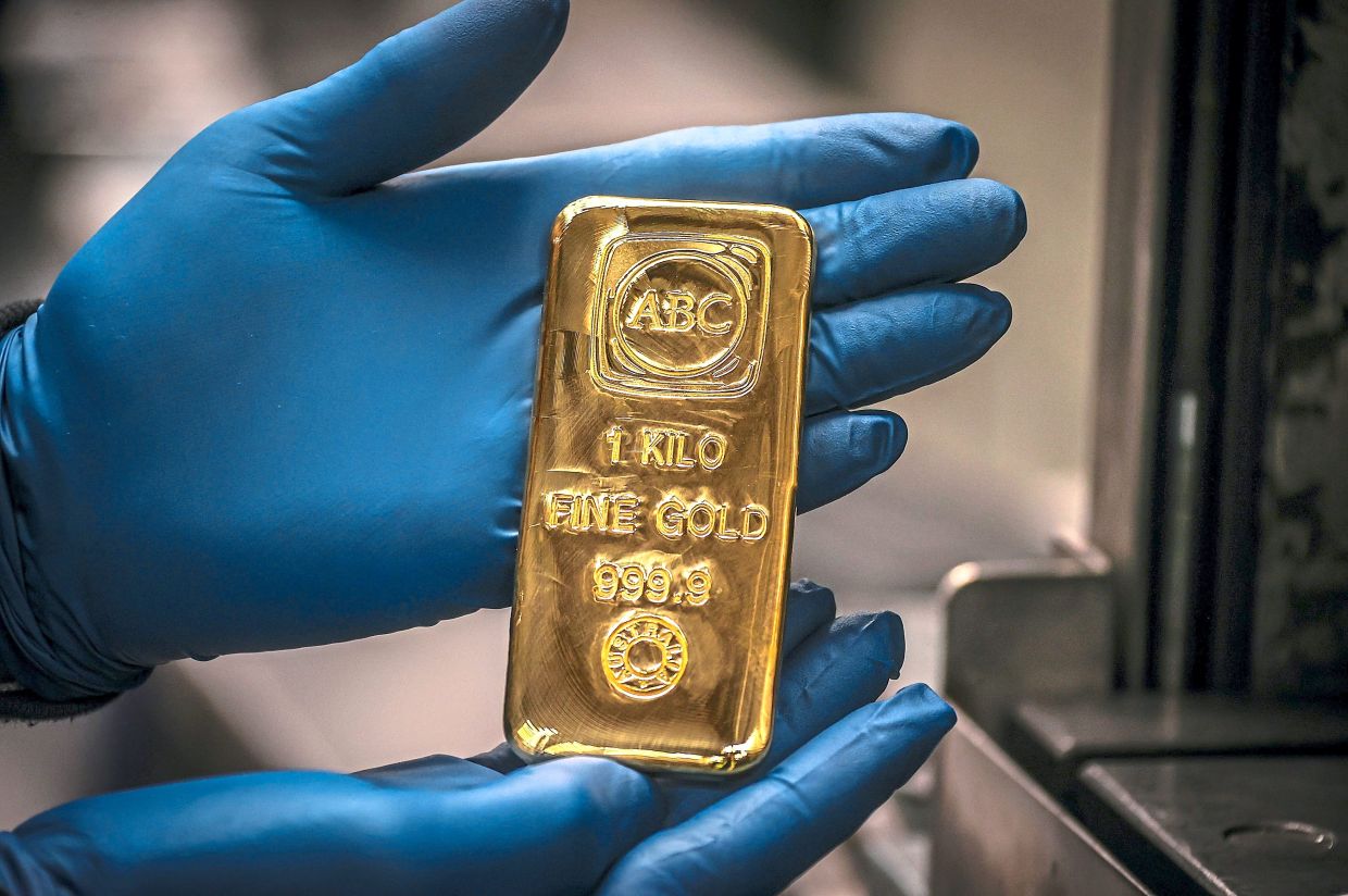 Concerns over higher Fed interest rates trigger gold slump | The Star
