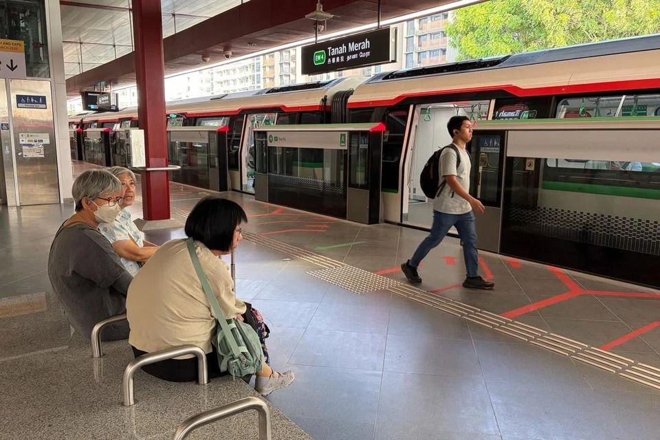 Unfazed passengers, orderly lines on first day of no MRT service ...