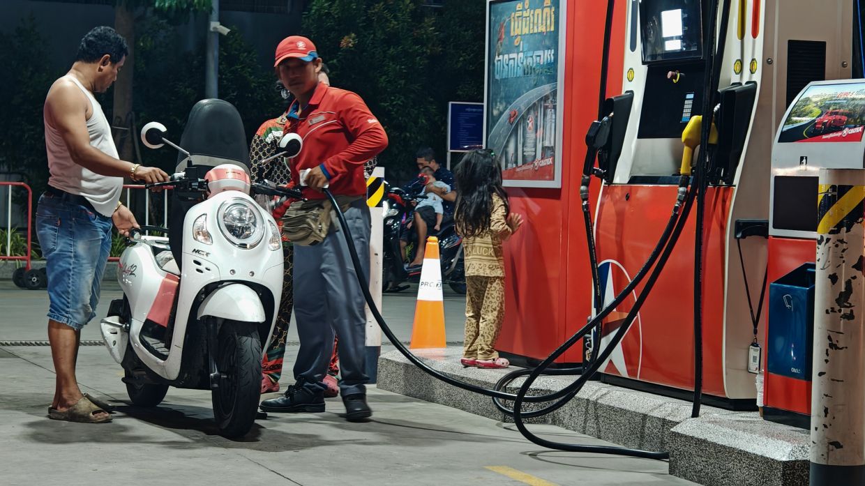 Over 400 fuel depots, stations in Cambodia remain closed due to new ...