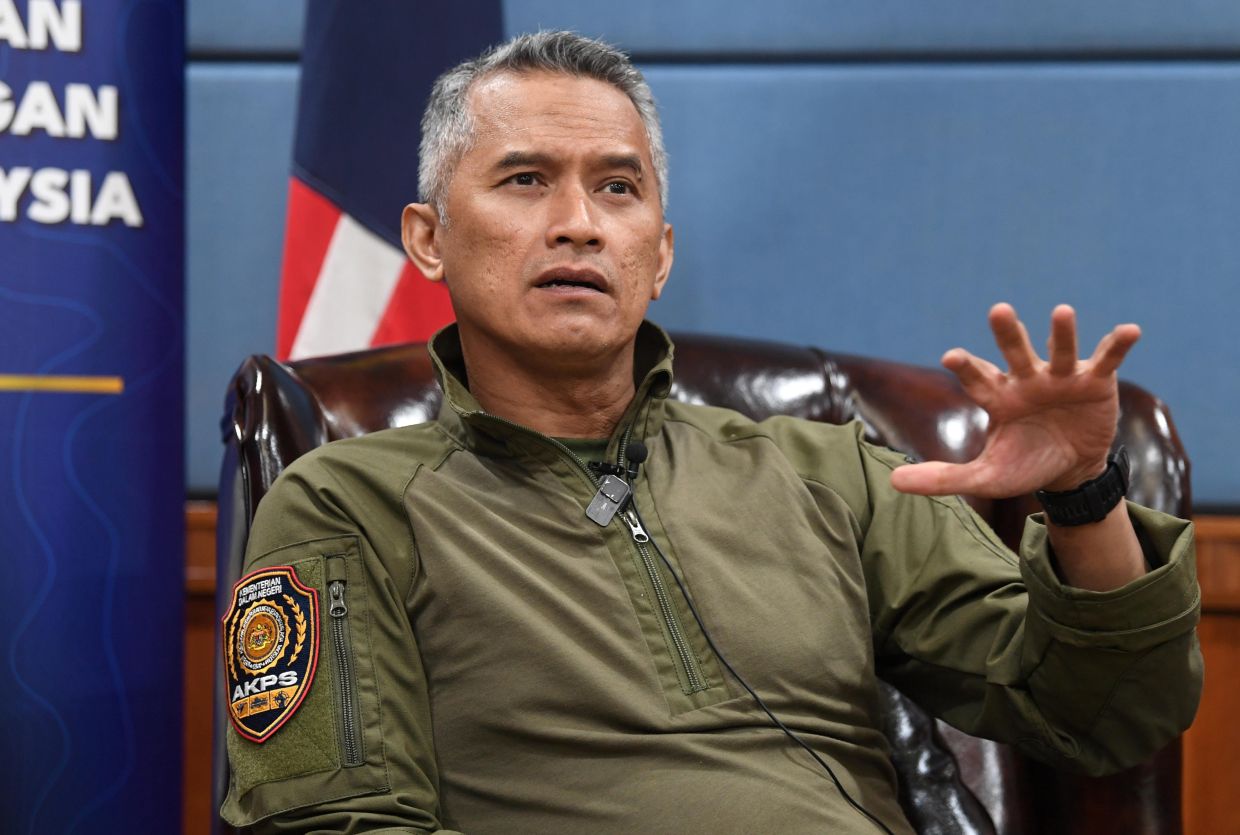 Border control DG warns ‘traitors’ for allowing foreigners to slip in ...