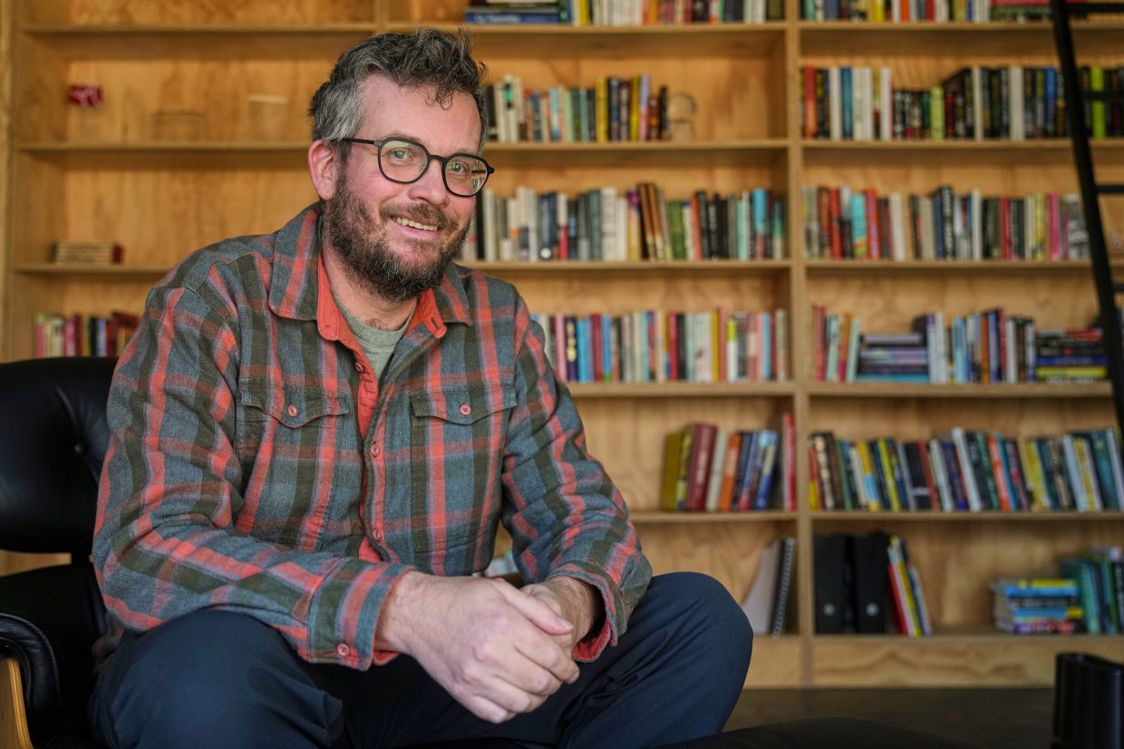 'The Fault in Our Stars' author John Green is writing his first novel ...
