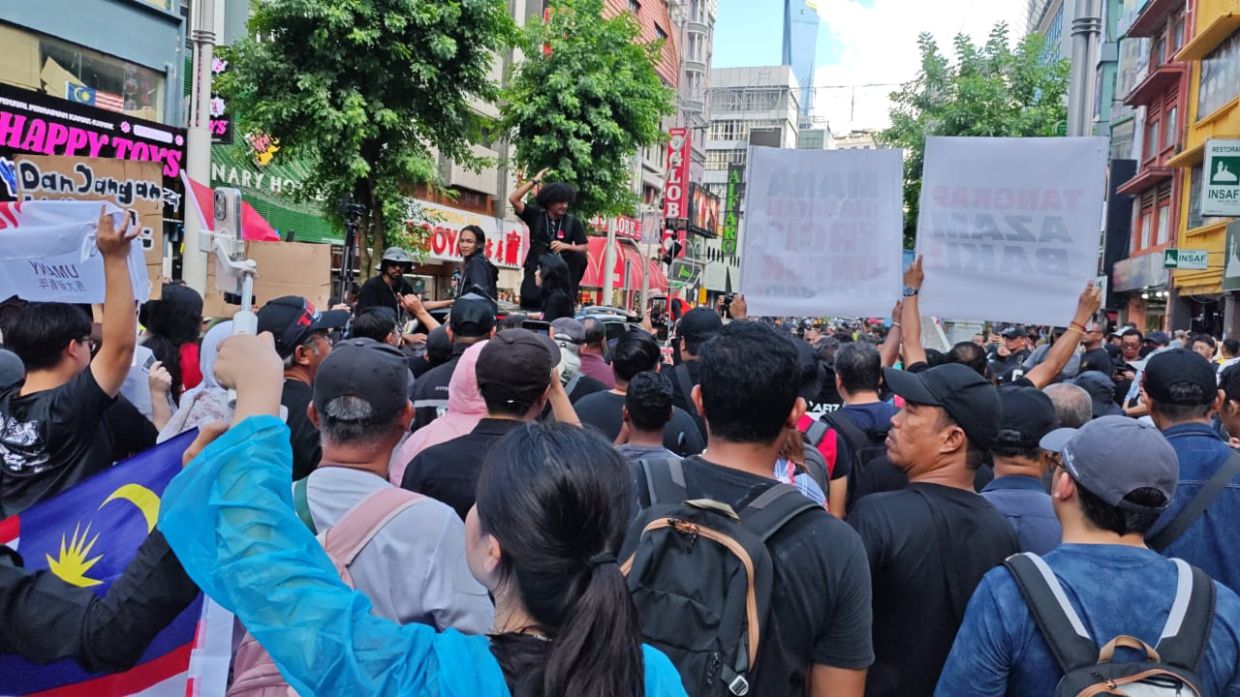 Protesters call for outgoing MACC chief's arrest | The Star