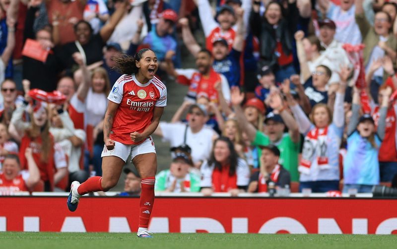 Football: Soccer-Arsenal beat Lyonnes 2-1 in Women's Champions League ...