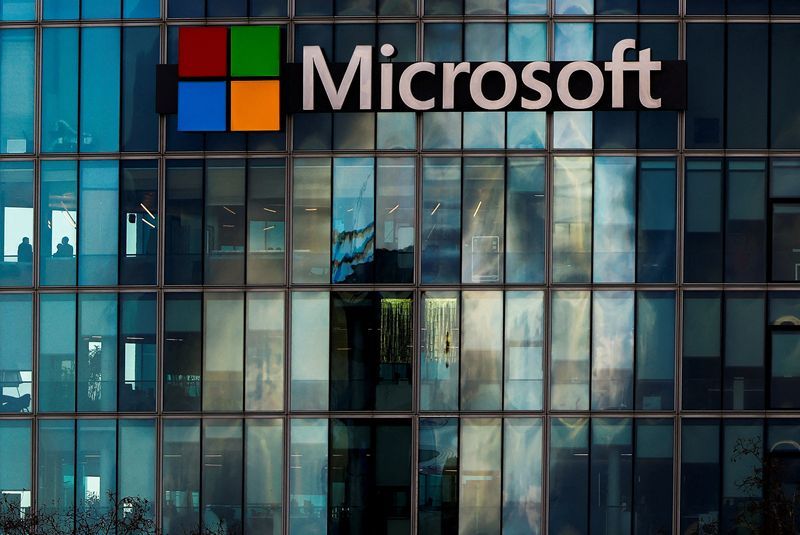 Microsoft's cloud revenue growth disappoints investors, shares drop 2% ...