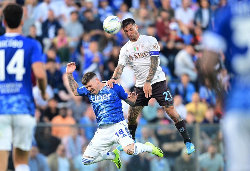 Football: Soccer-Napoli's scoreless draw at Como moves Inter closer to ...