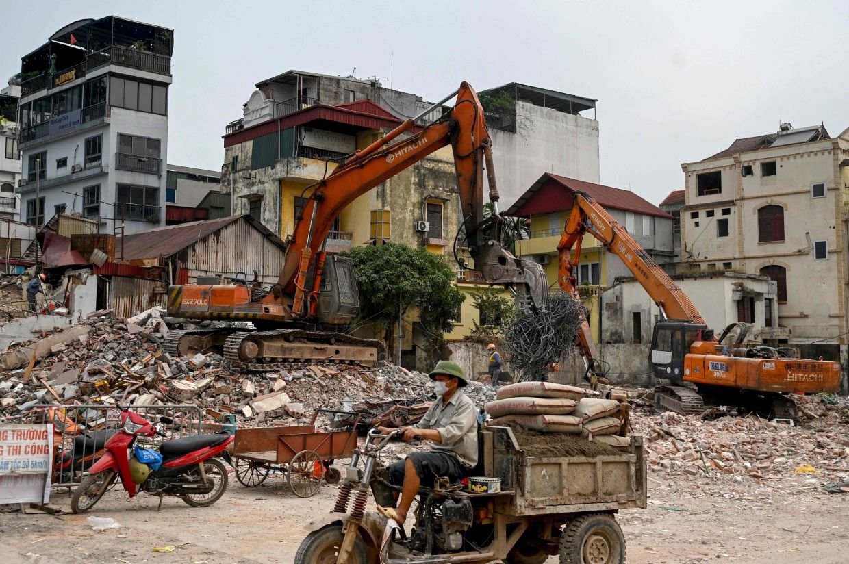 Vietnam's inflation accelerates in April, trade deficit widens | The Star