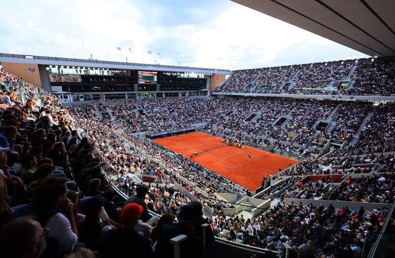 Tennis: Tennis-Tensions rise in Paris as players cut media time at ...
