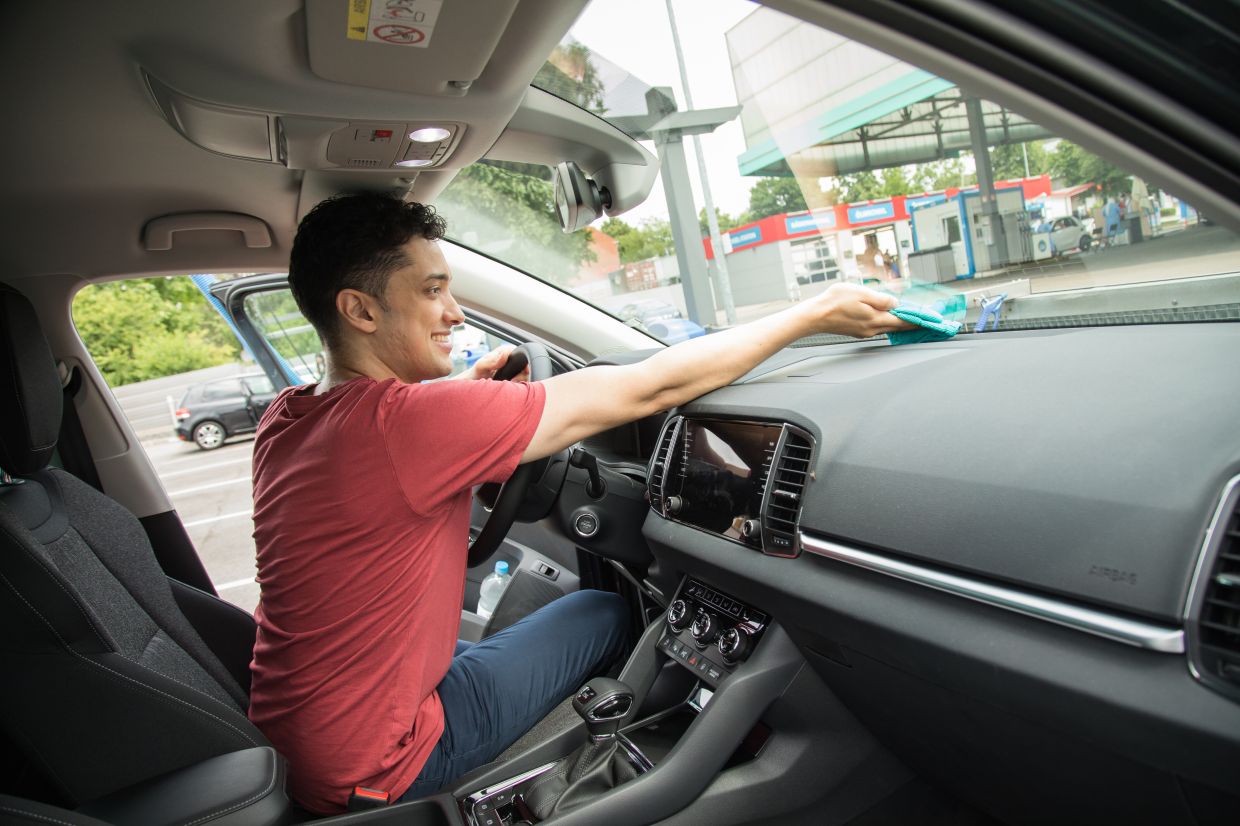 How to get your car windscreen really clean - and cut the glare | The Star