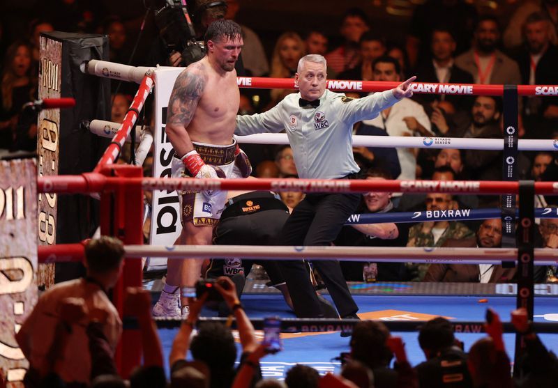 Boxing: Boxing-Verhoeven wants an apology as well as a rematch with ...