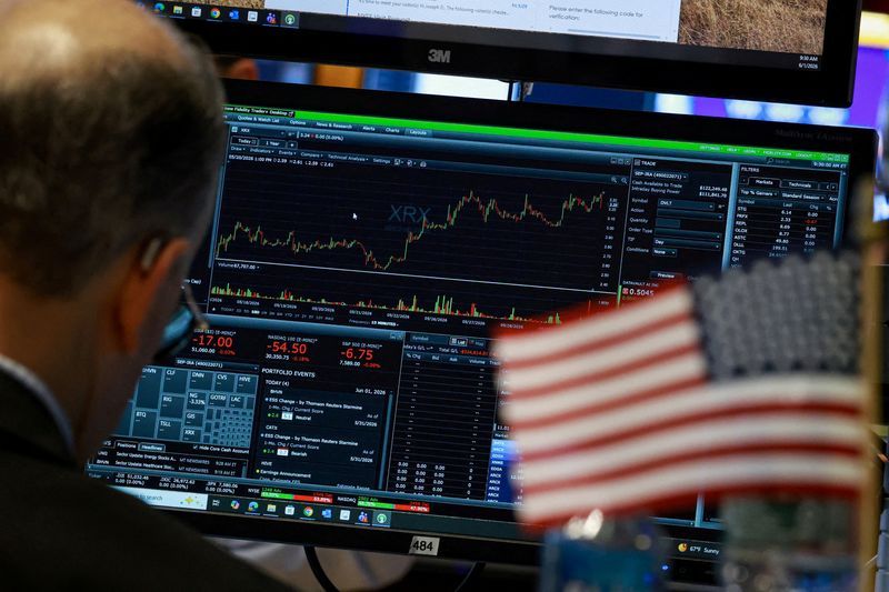 Analysis-US tech stocks' market dominance reaches new heights and ...
