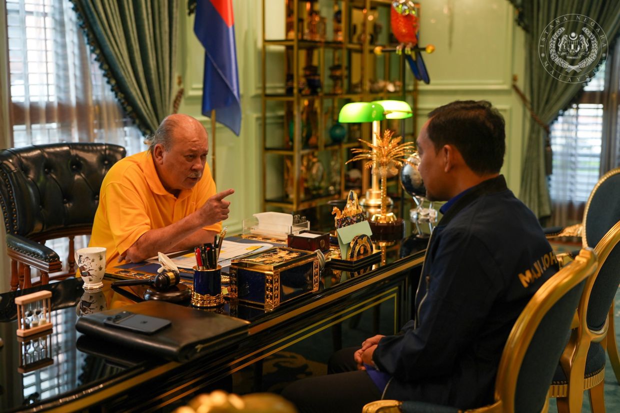 King grants audience to Johor Mentri Besar | The Star